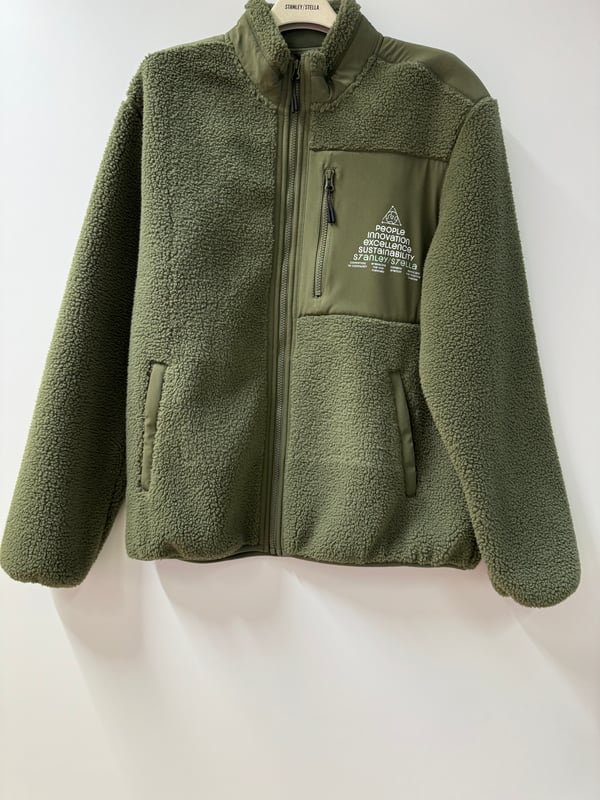 Hood Sweater - v6 | Stable Diffusion Model - LoRA | Tensor.Art
